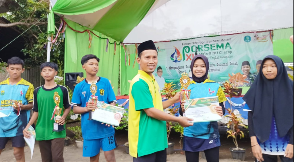PORSEMA Tingkat Kabupaten Cilacap MTs Maarif Sikampuh Raih Juara Umum ...